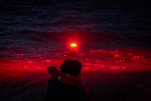 ResQFlare PRO - High Intensity Electronic LED Emergency Boat Flare ...